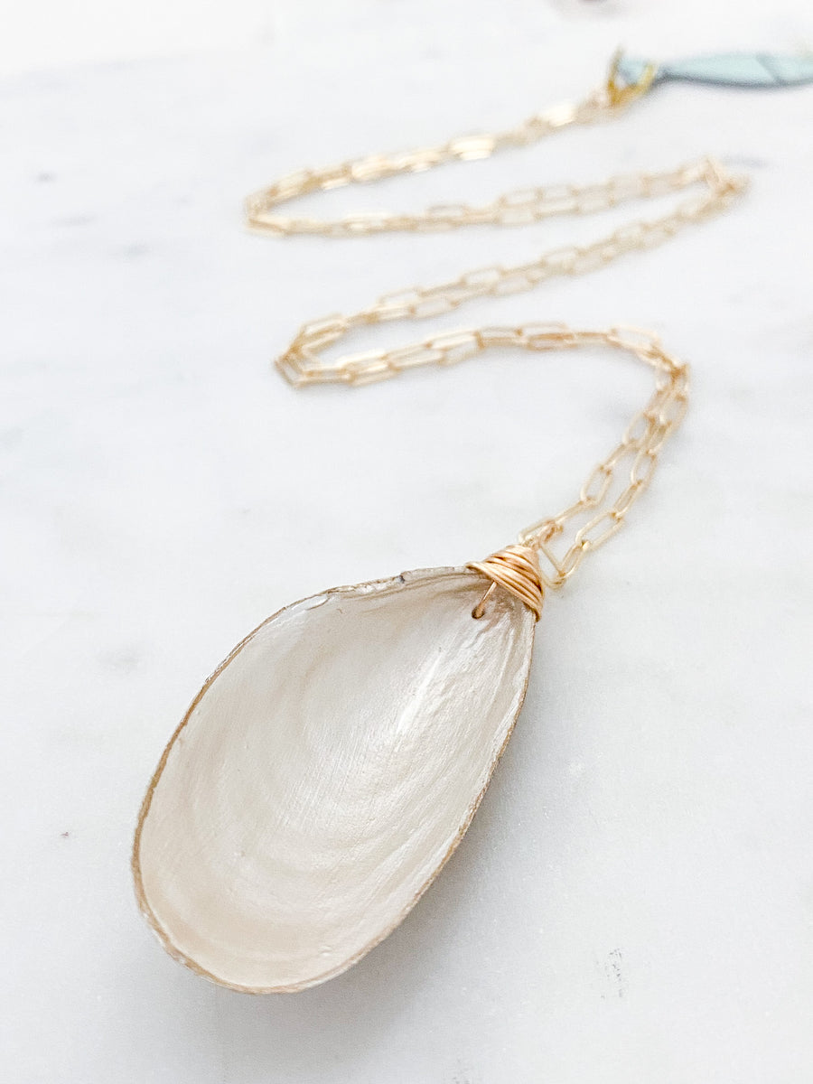 mussel shell pendant necklace {mother of pearl}- gold – little fish BOATEAK